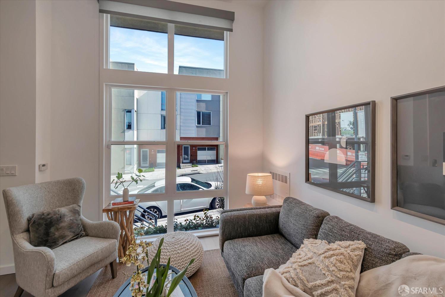 208 Friedell St, San Francisco, CA 94124 - 2 Beds | 2 Baths (Active ...