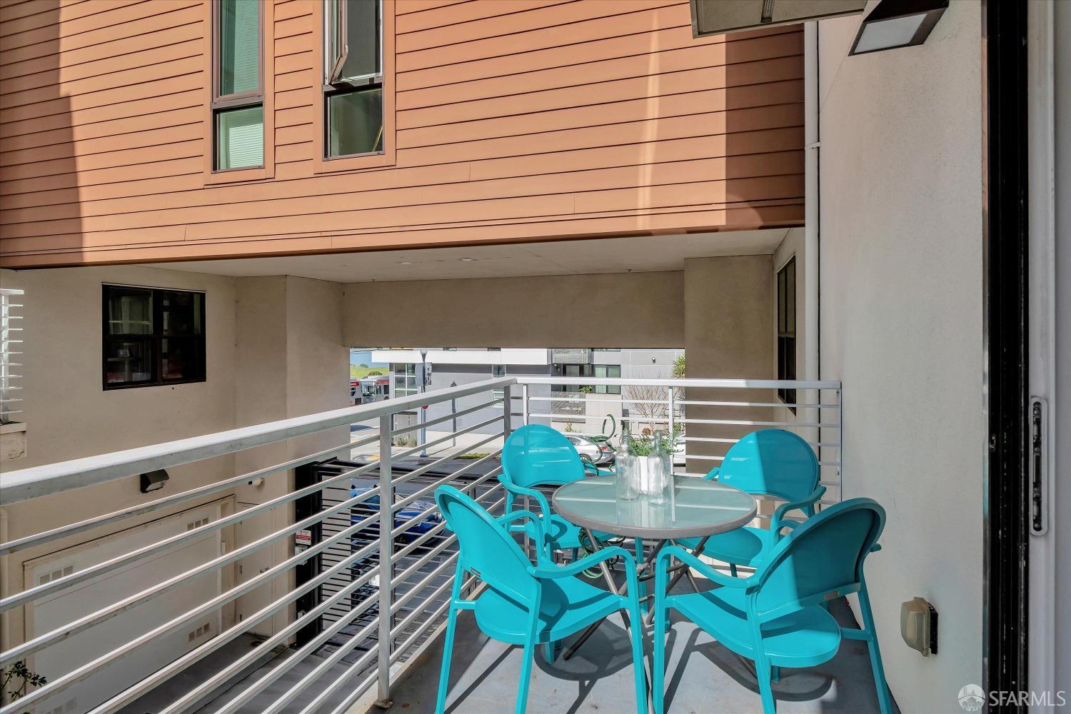 208 Friedell St, San Francisco, CA 94124 - 2 Beds | 2 Baths (Active ...